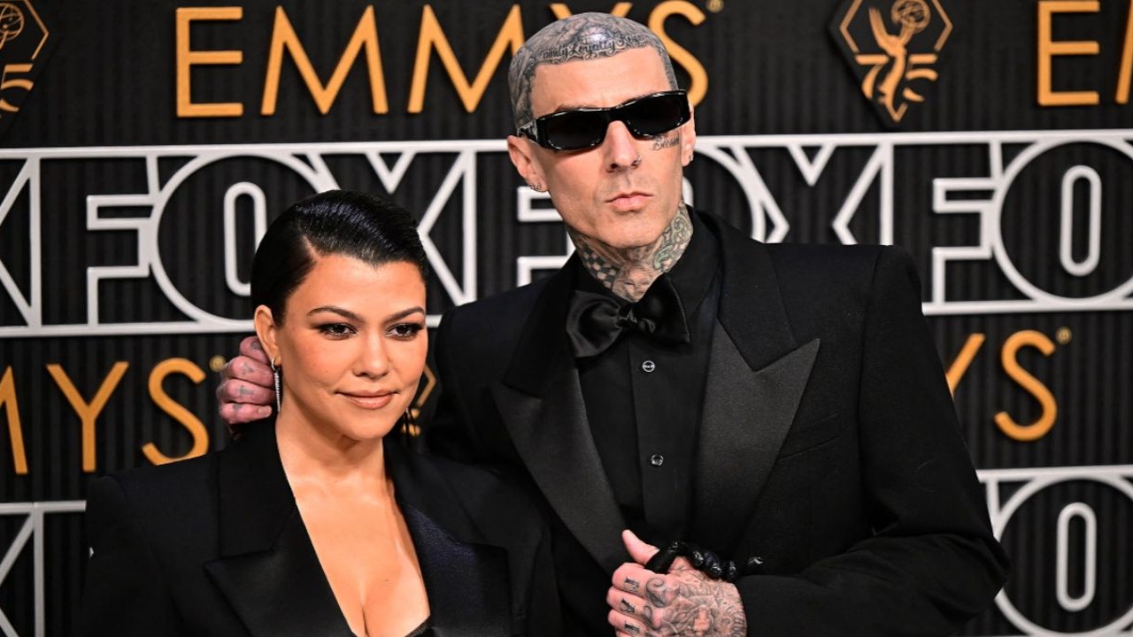 WWE Fans Boo Kourtney Kardashian and Travis Barker During Surprise ...