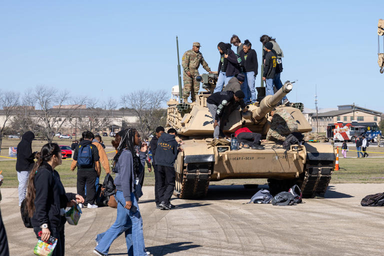 Army parade tanks will be a 70-ton test for D.C. streets