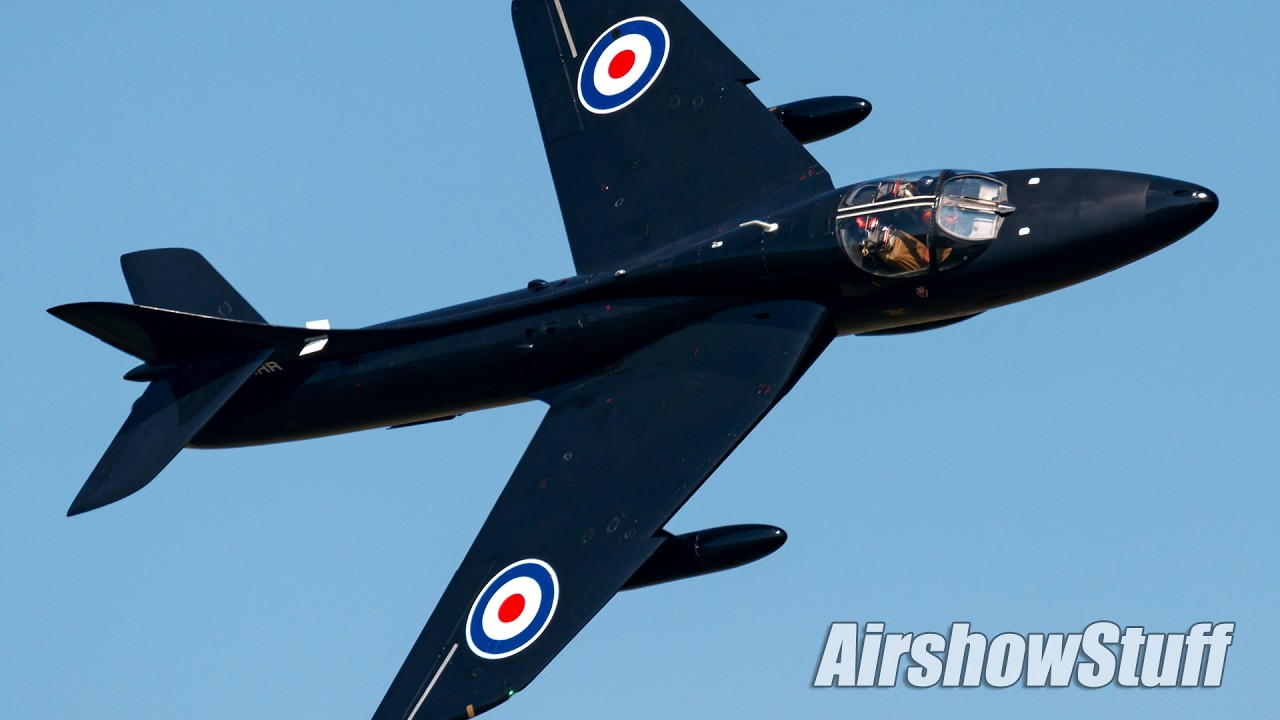 Hawker Hunter Meets T‑33 “Red Knight” Over London Skies