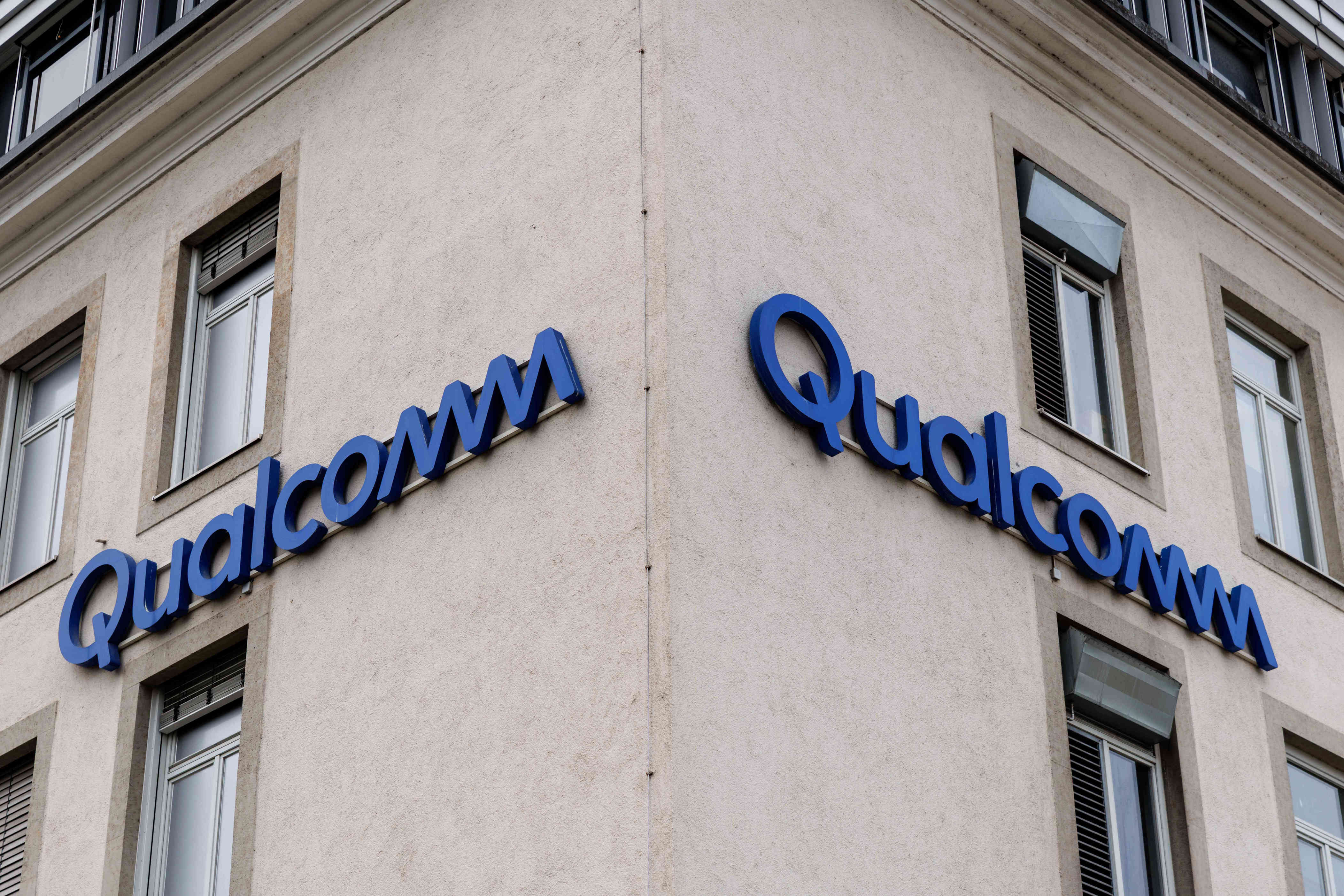 Qualcomm Acquires Alphawave Semi in $2.4B Deal Amid Data Center Expansion