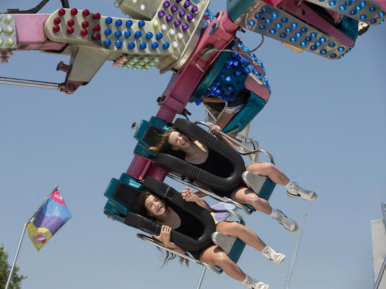 63,000 strawberries: Thousands flock to LaSalle Strawberry Festival