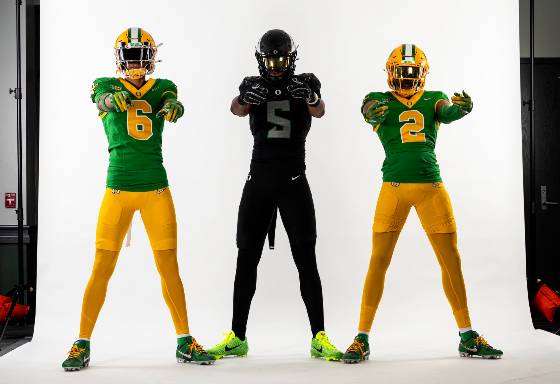 Oregon Ducks Earn Rave Reviews From 5-Star Recruits After Official Visits