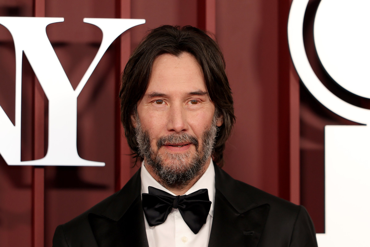 Keanu Reeves Makes His Feelings About Jonathan Groff Clear At the Tonys