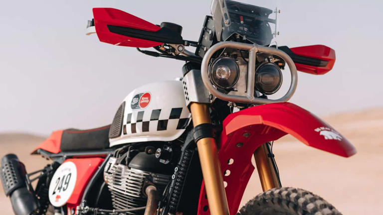 This Custom Motorcycle Is a Picture-Perfect Desert Racer