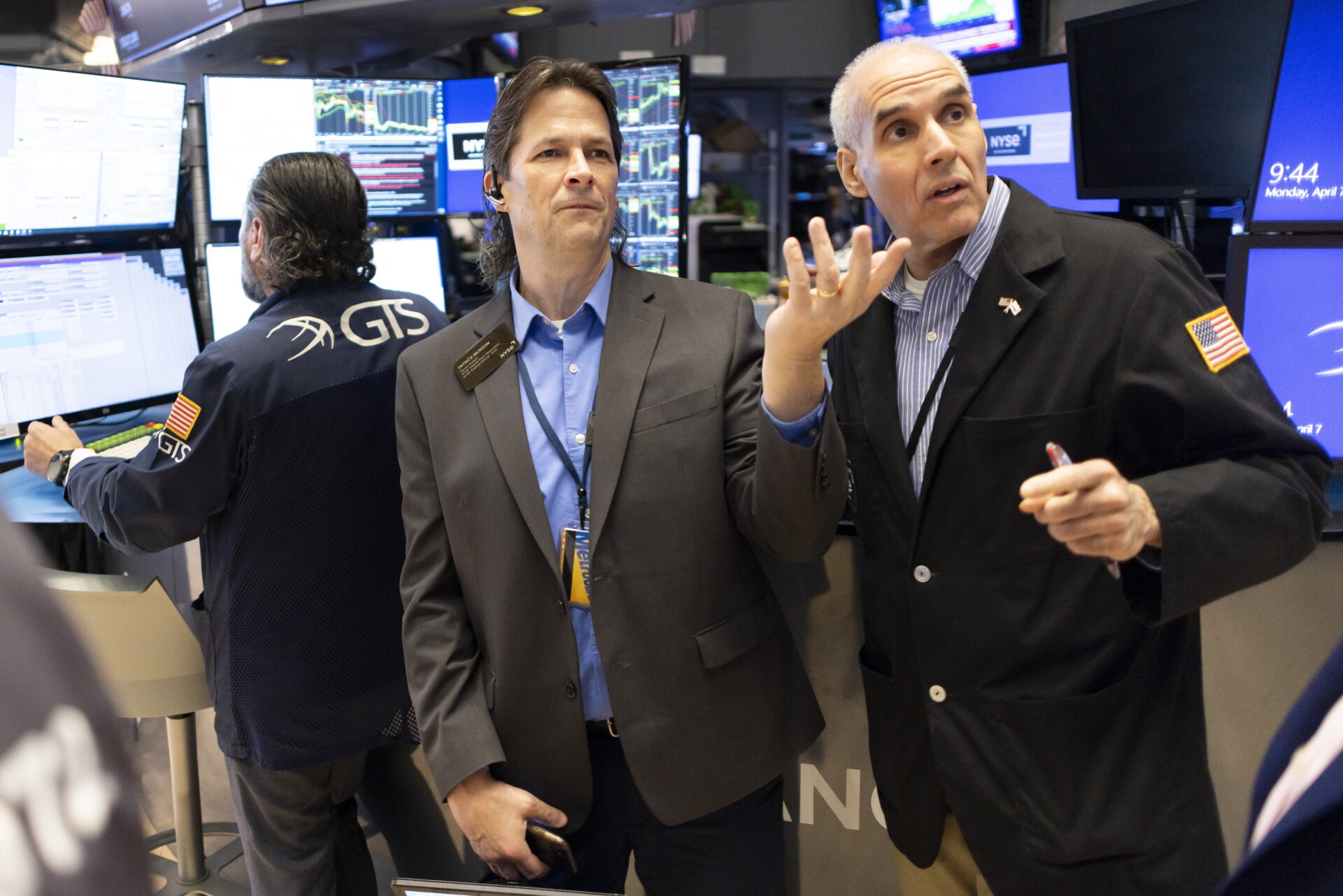 Μικρή άνοδος στη Wall Street και προσδοκίες για ιστορικό υψηλό για S&P 500