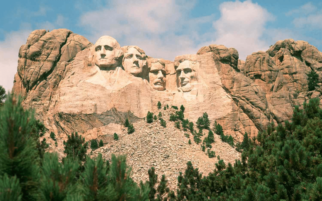 27 Little-Known Facts About Famous American Landmarks