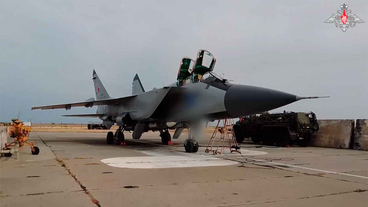 Ukraine angriber russisk luftbase brugt af MiG-31K-jagerfly med Kinzhal ...