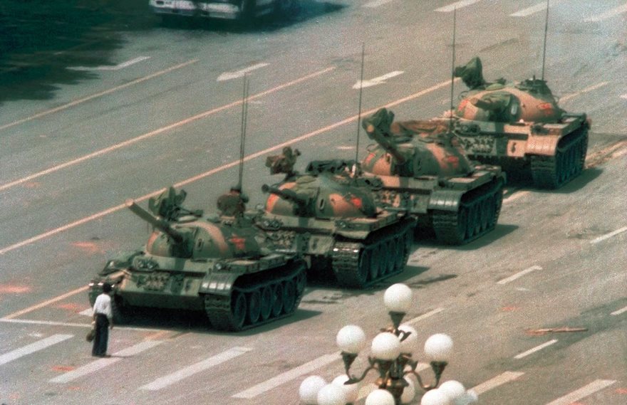 30 Unforgettable Photographs That Made History