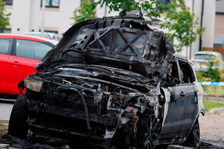 "Come and get me" Mob boss Mark Richardson's pal taunted Mr Big's men ...