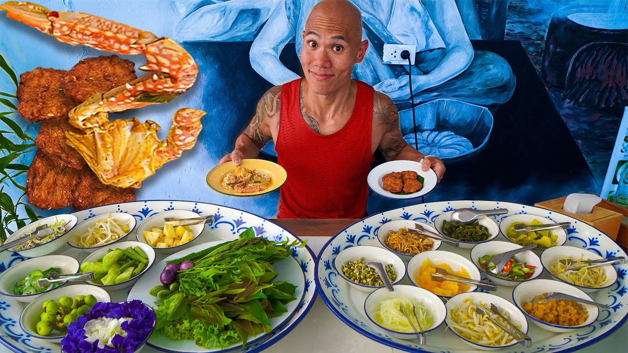 Phuket street food tour: Kanom jeen, roti & massaman curry!