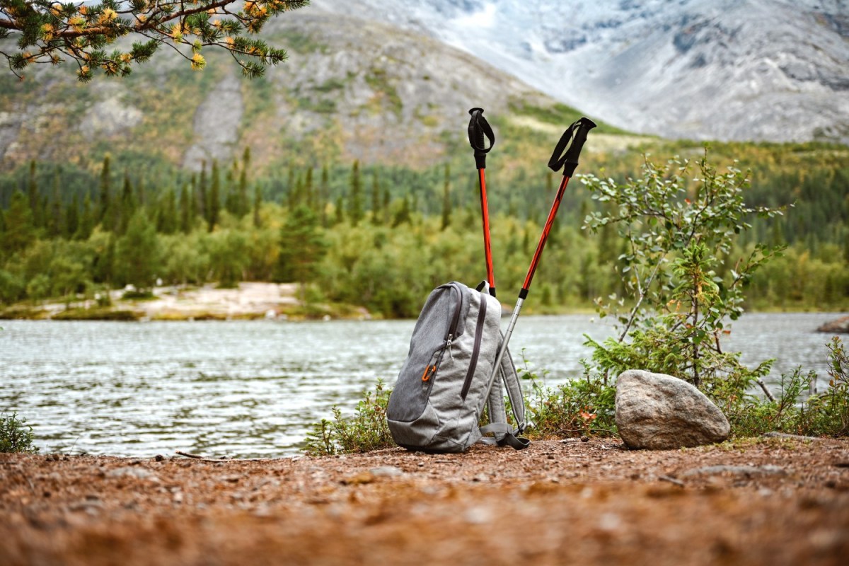 Research Suggests Hiking Poles Can Improve Fitness