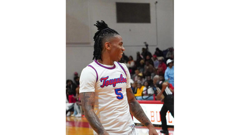 Local college dedicates basketball season to late former player