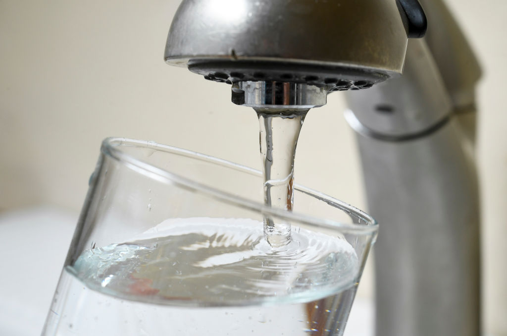Tap water in some Chicago suburbs unsafe for infants; boiling water ...