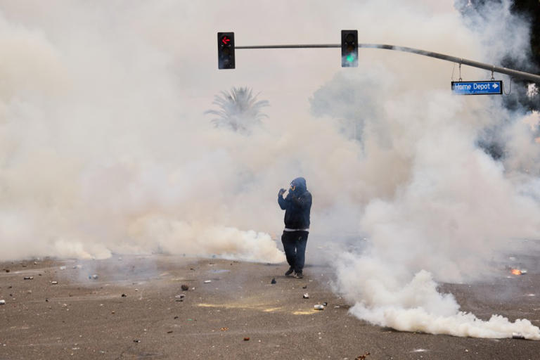 ‘He knows where to find me,’ Newsom responds to Trump administration ...