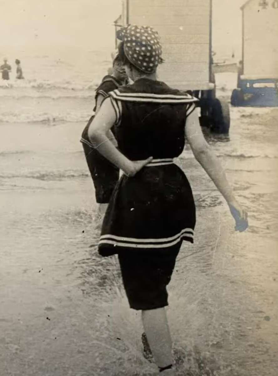 19 Vintage Photos Of The Edwardian Era Style In 1906