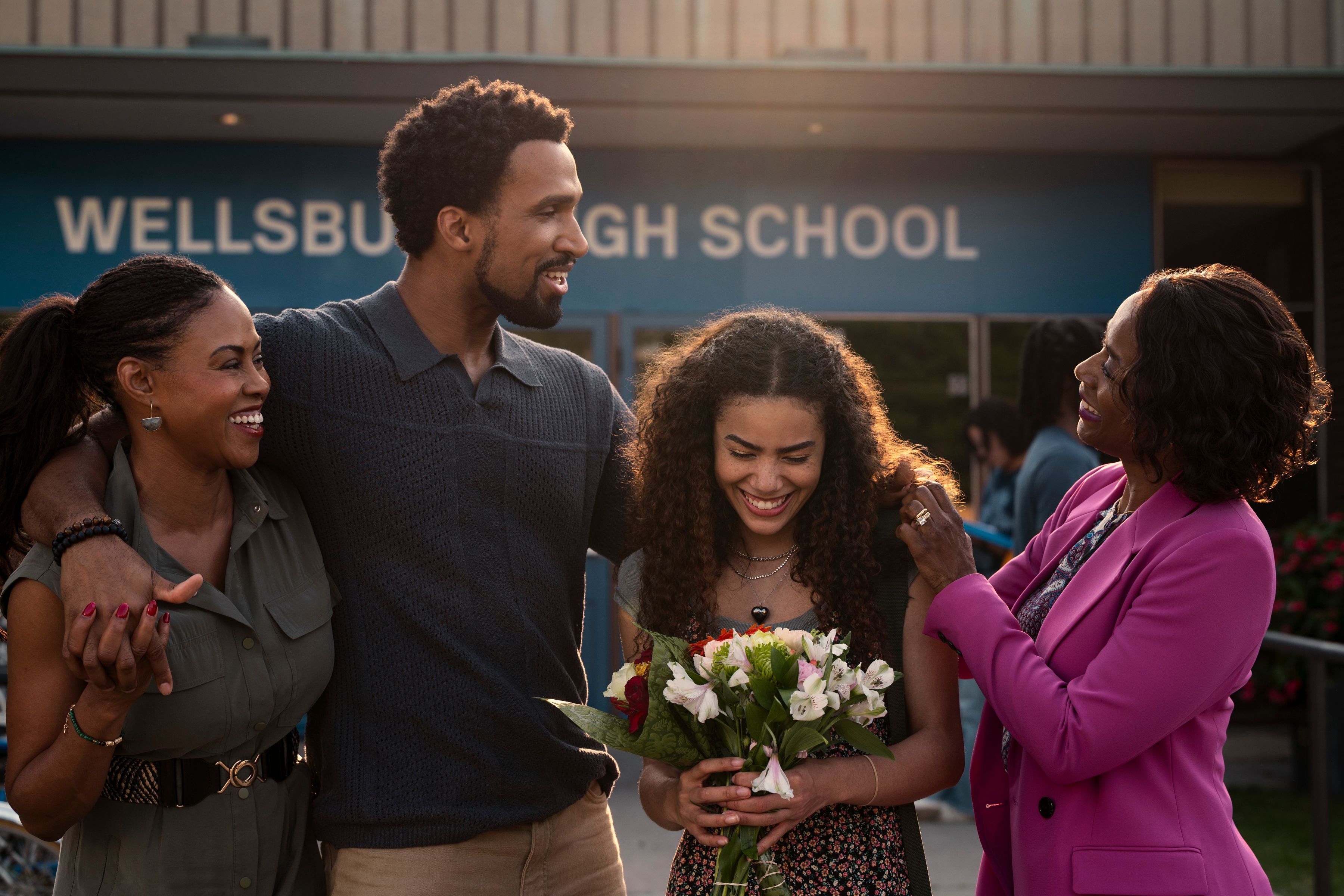 Ginny & Georgia Stars Antonia Gentry, Brianne Howey Unpack Season 3's ...