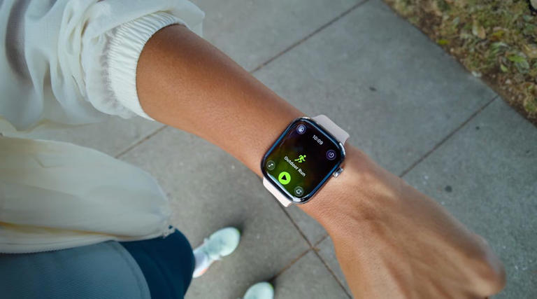 WatchOS 26 for Apple Watch Debuts at WWDC with a New AI Workout Buddy