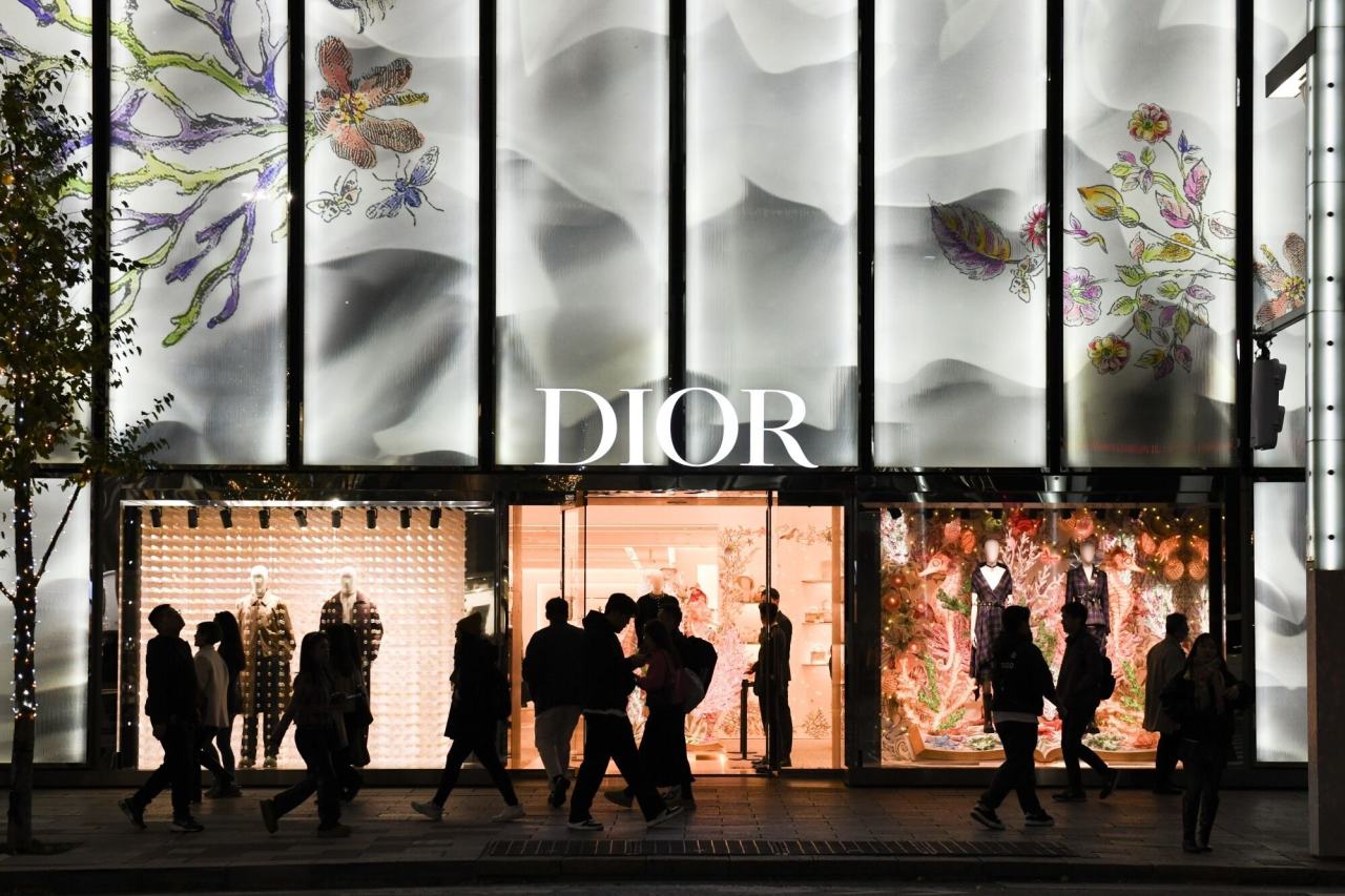 LVMH Bets on AI to Navigate Luxury Goods Slowdown