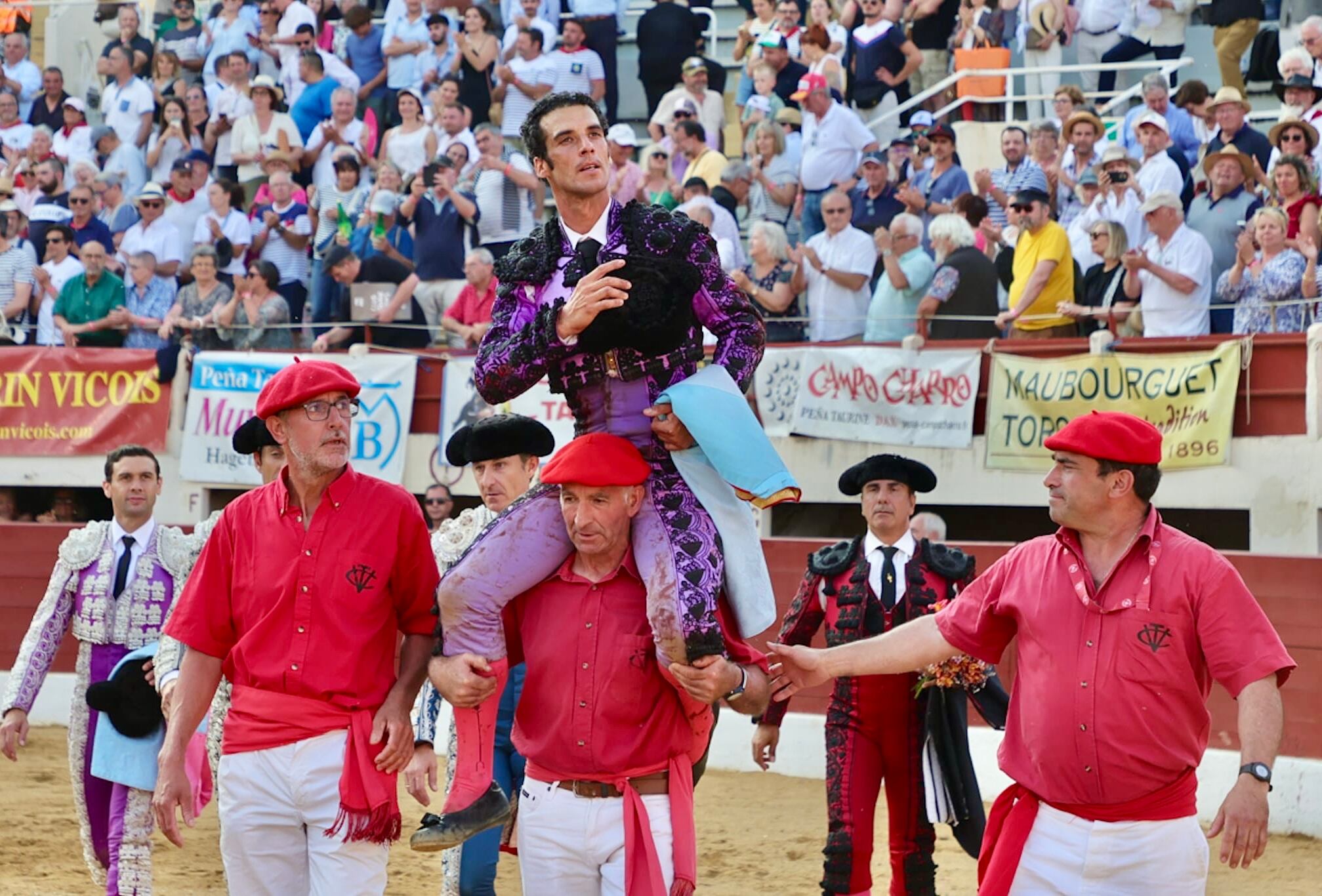 Triunfo sin clamor de Morenito de Aranda en su encerrona