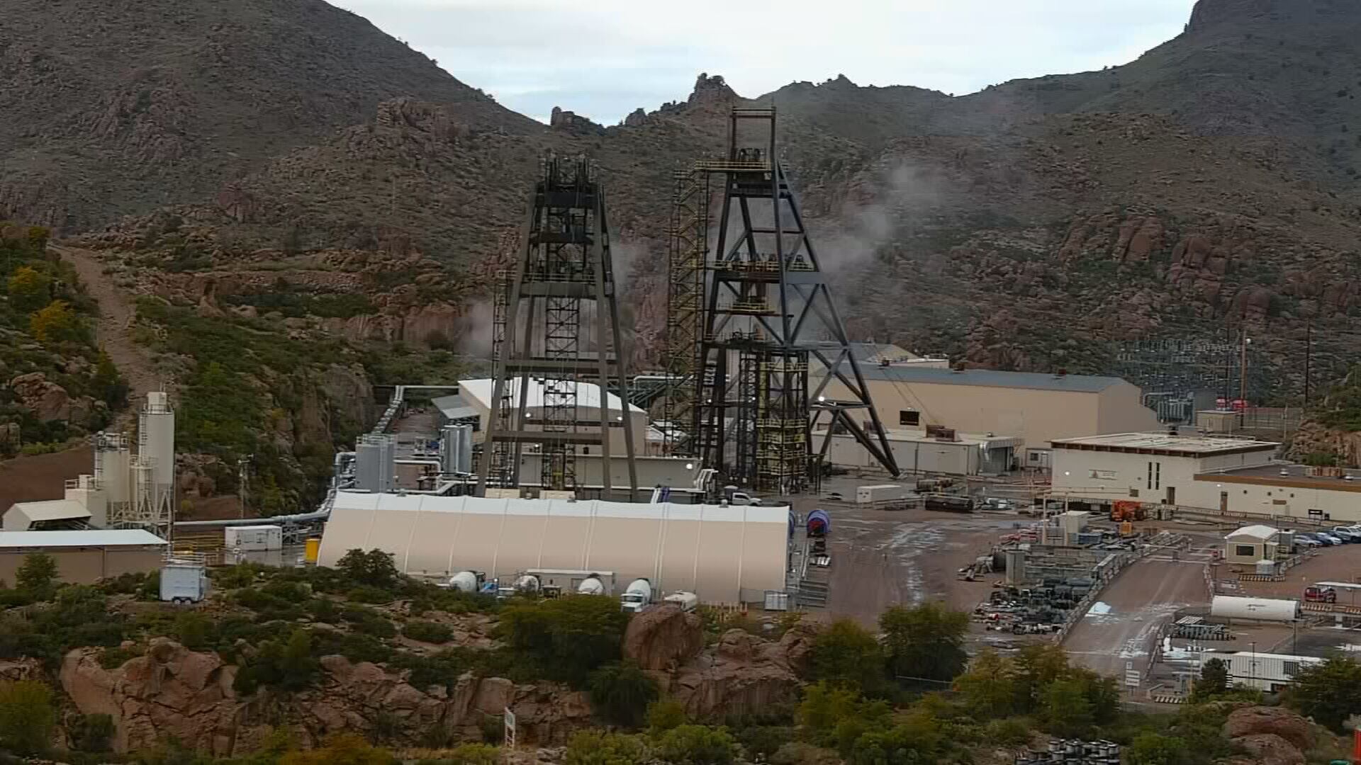 Federal judge temporarily blocks Oak Flat land exchange as lawsuits proceed