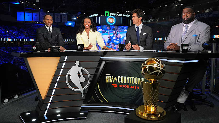 Fans Rip ESPN’s 'Unwatchable' NBA Finals Game 2 Halftime Show