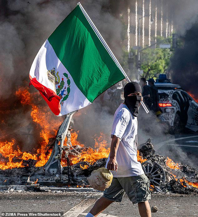 Mexican president hails migrants as 'heroes' in shocking response to ...