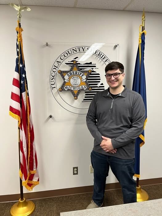 Tuscola Co. Deputy back on duty after being hit by car