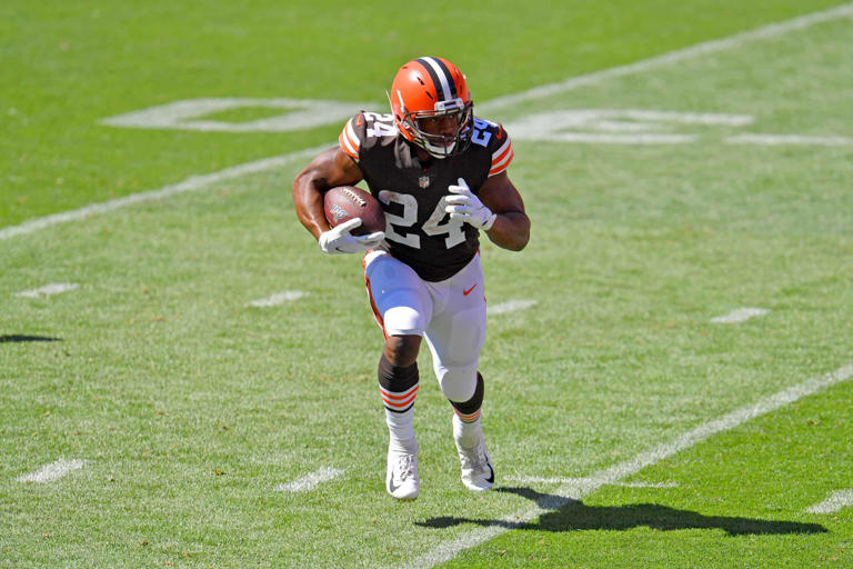 Analyst Blasts Browns For Letting Nick Chubb Leave