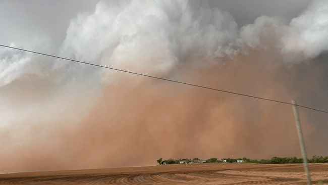 Storm Chaser's Wild Drive Through Texas Takes in Windshield-Shattering ...