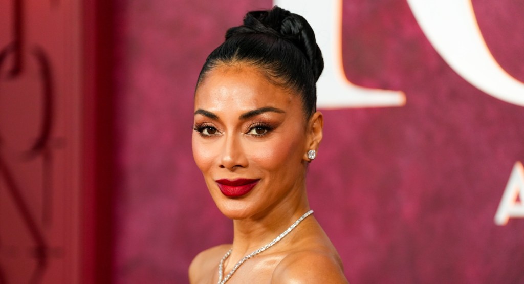 How Nicole Scherzinger's Hairstylist Created Her Slicked Updo Inspired ...