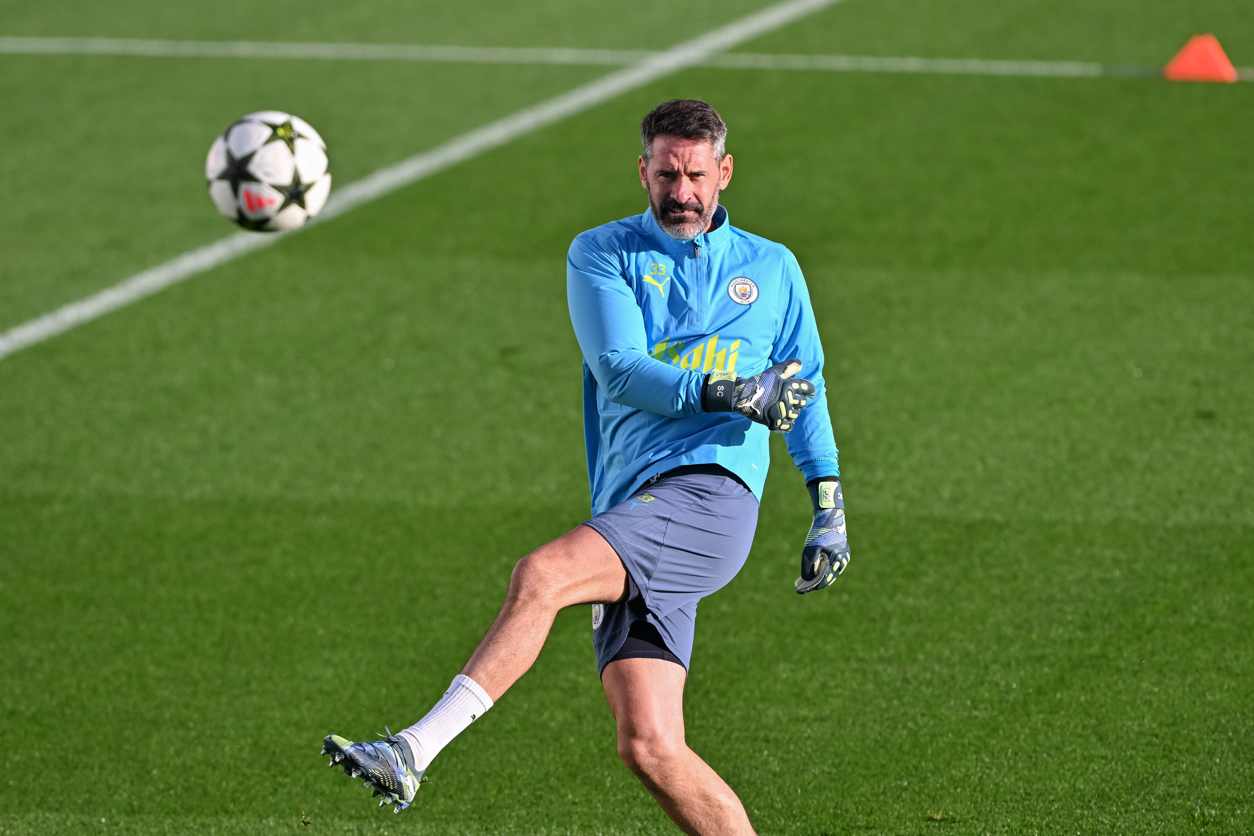 Man City Set to Lose Cult Hero – Chelsea Player Targeted as Replacement