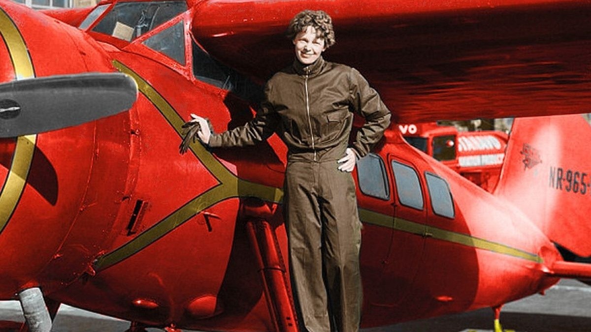 Amelia Earhart: la primera mujer que conquistó el cielo y rompió ...