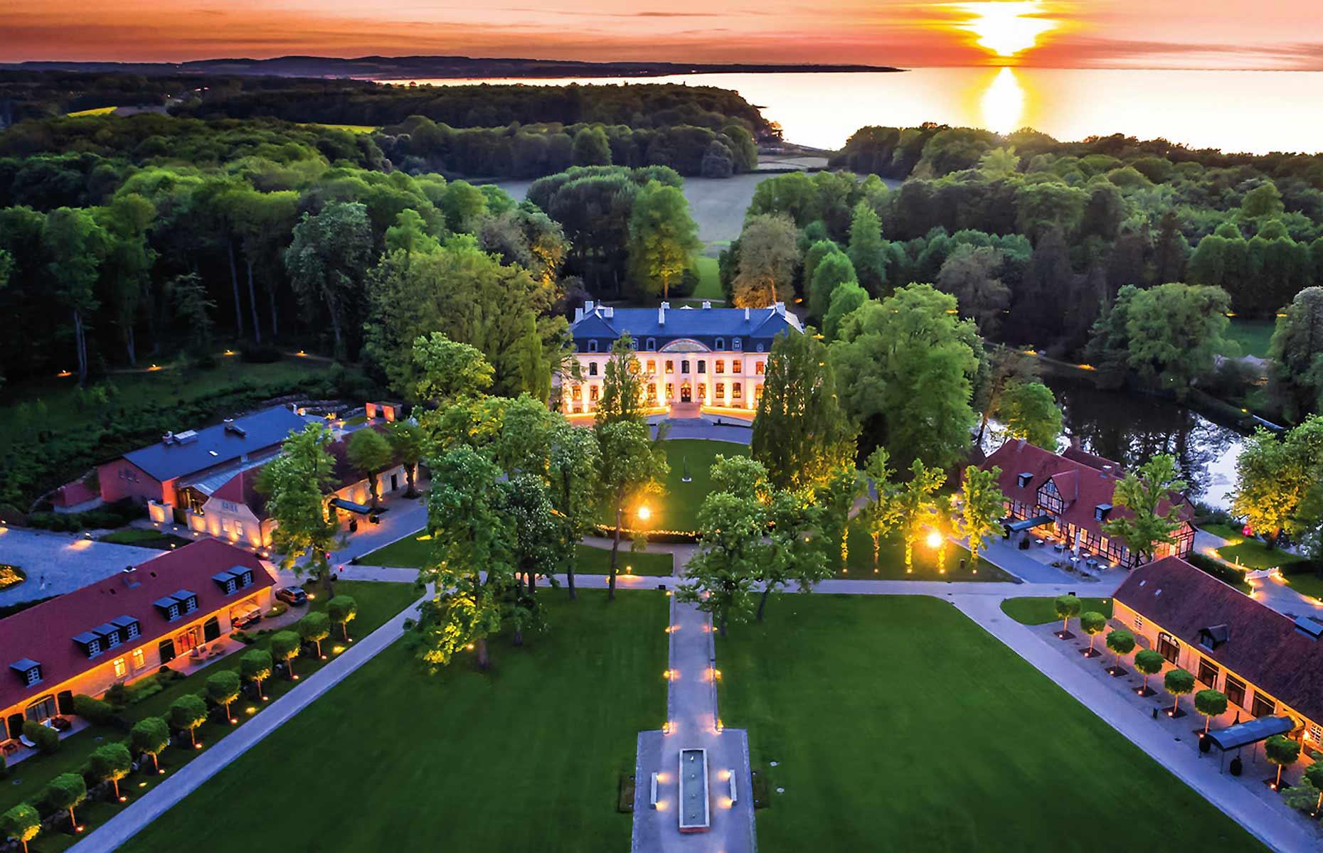 Billionaires Only Inside The World S Most Expensive Homes