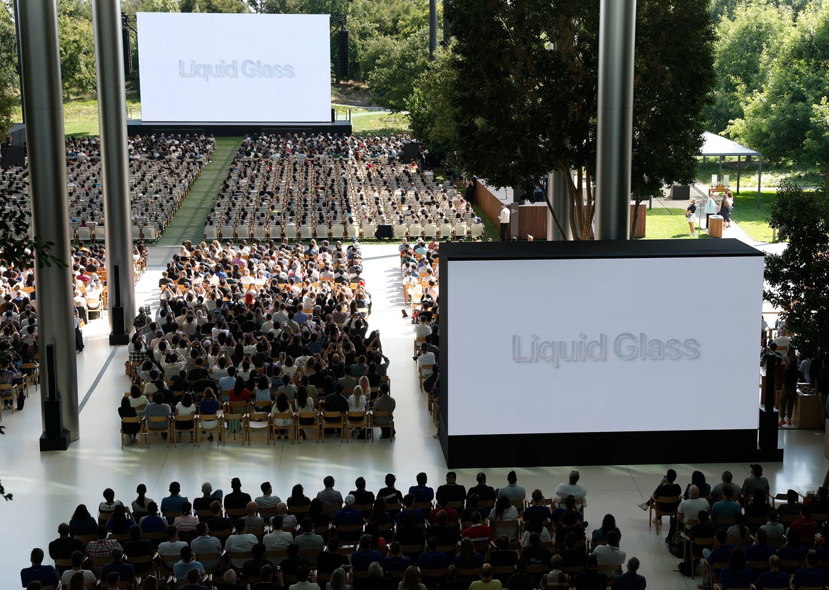 Apple completely changes the look of the iPhone and introduces major new AI change at WWDC live ...