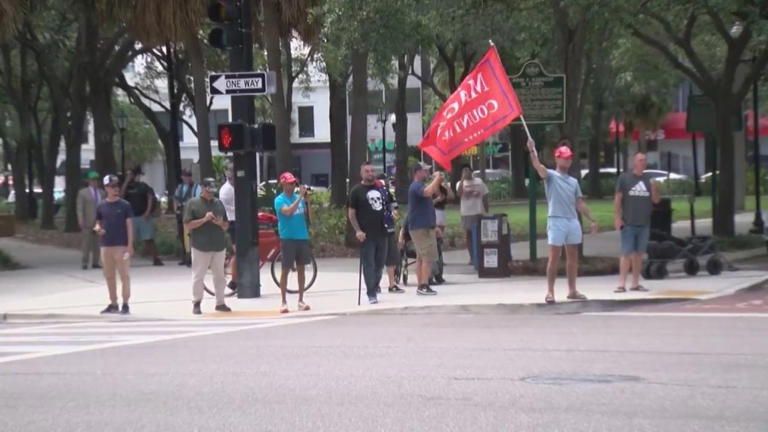 Crowd gathers at Tampa City Hall to protest ICE raids