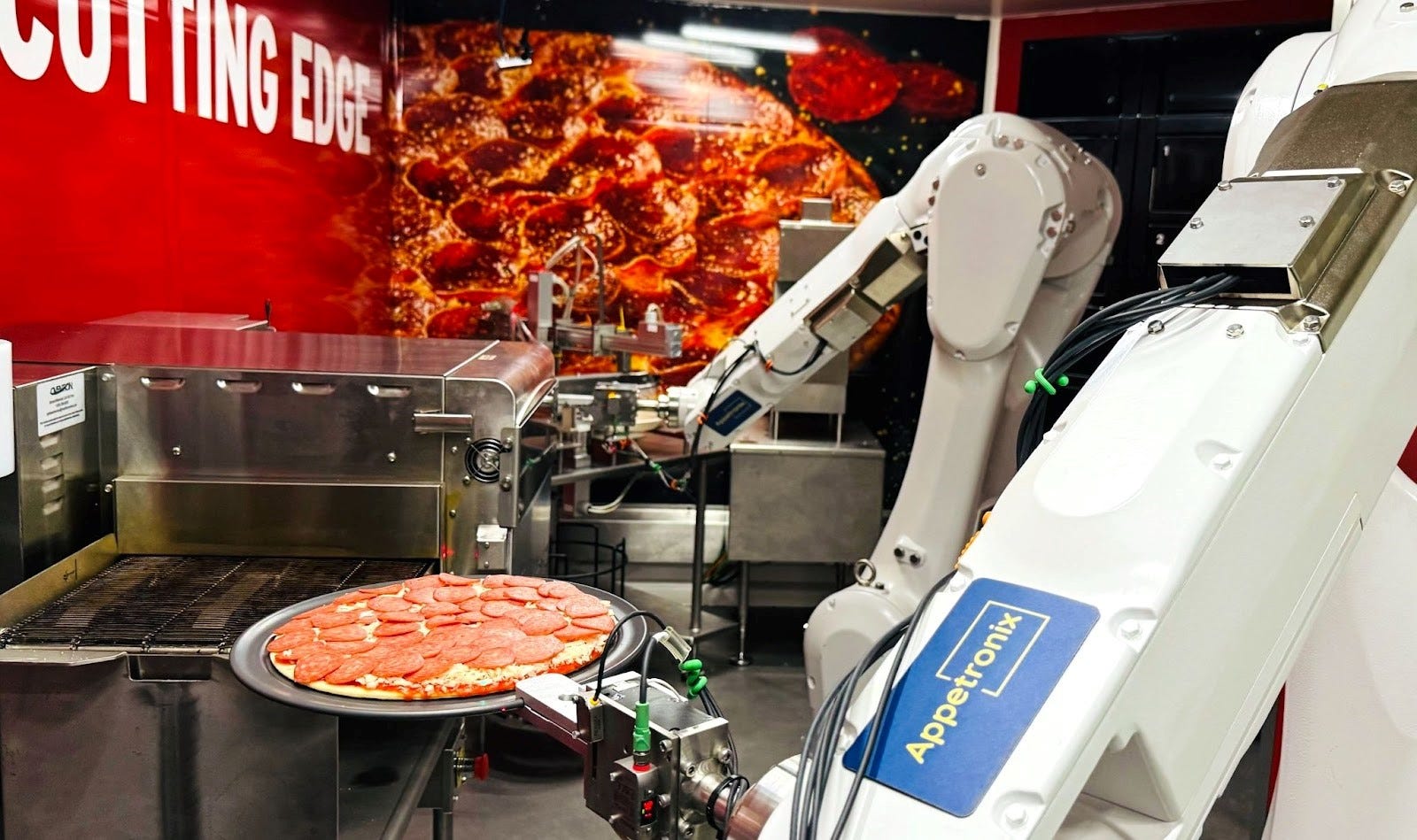 Pizza and robots: Donatos' new automated vending machine opens at CMH