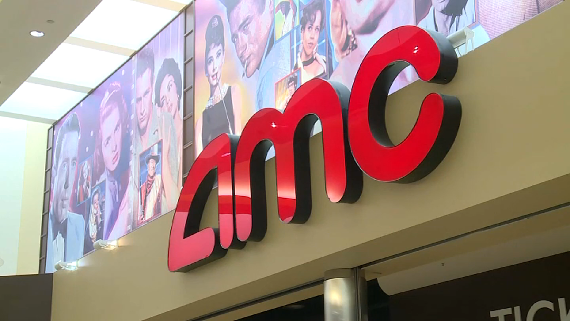 AMC to start showing pre-movie commercials, making wait times even longer
