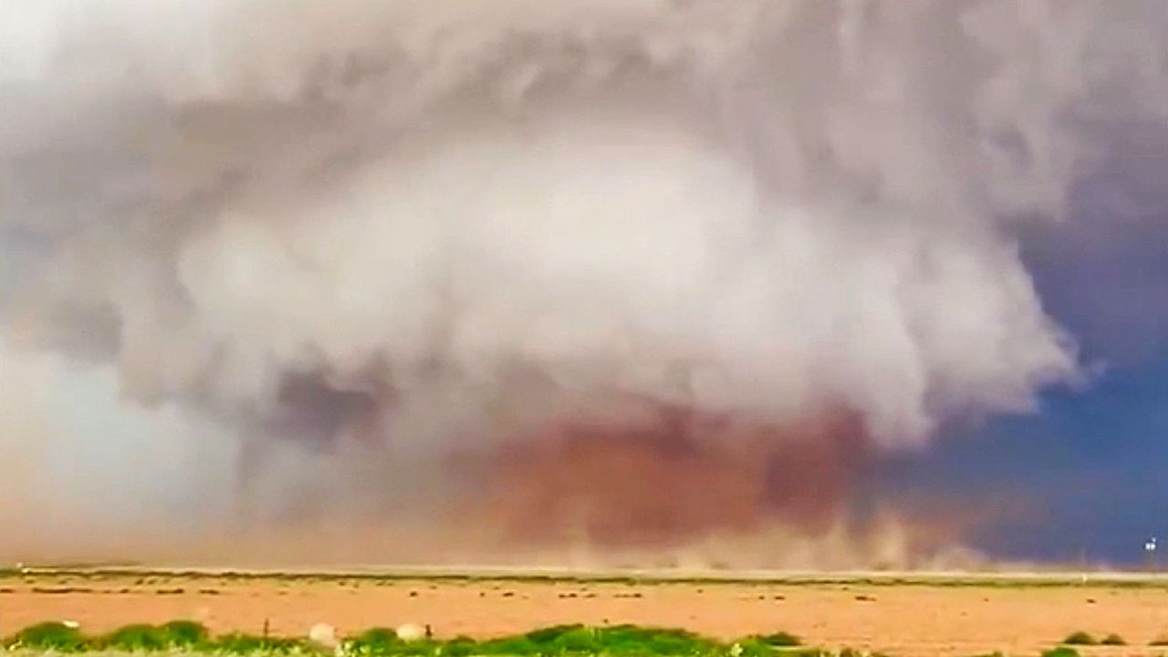 Storm chasers watch monster tornado touching down in Texas