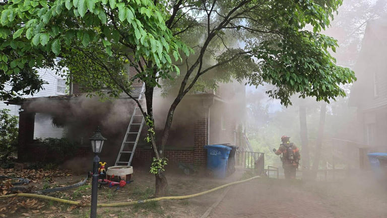 No injuries reported in Roanoke house fire