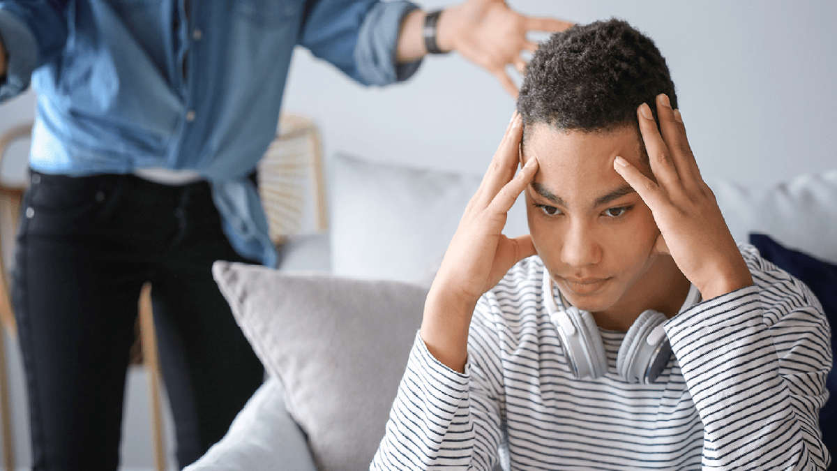 Is Your Parenting Pushing Too Hard? 10 Red Flags Psychologists Say You ...