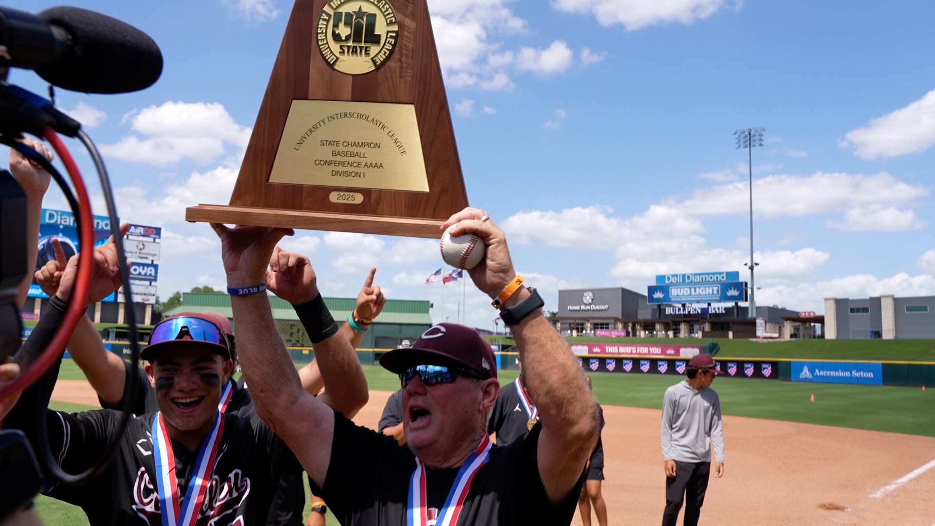 Calallen baseball ranked among nation's best after State Championship win
