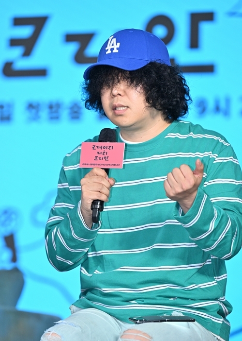 ‘크레이지리치코리안’ PD “KBS 개저씨들 때문에 스트레스로 20kg 쪄” [MK★현장]