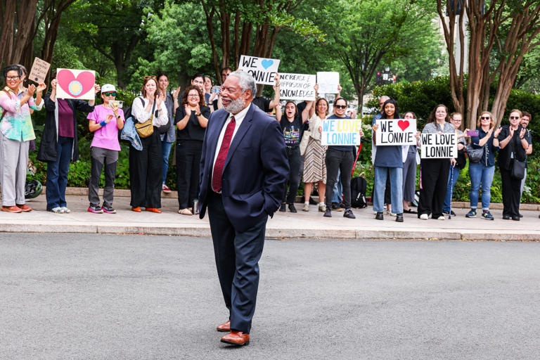 Amid Trump standoff, Smithsonian says only secretary can hire and fire