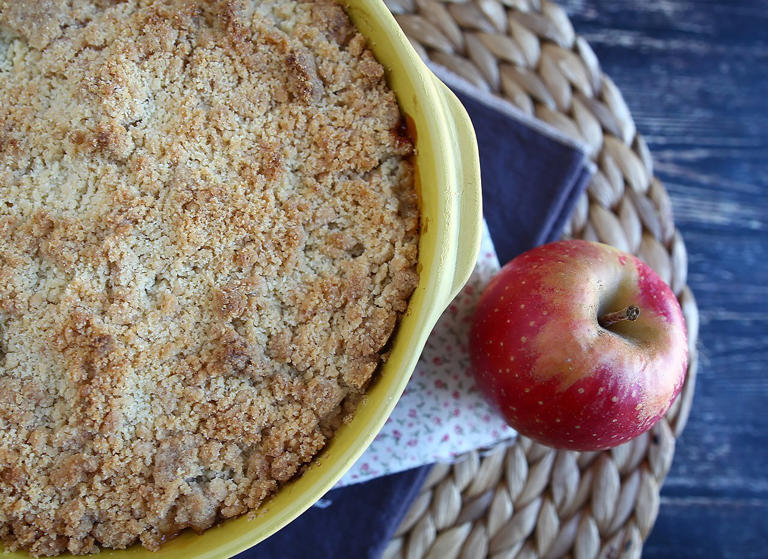 Extra crunchy and melting apple pear crumble