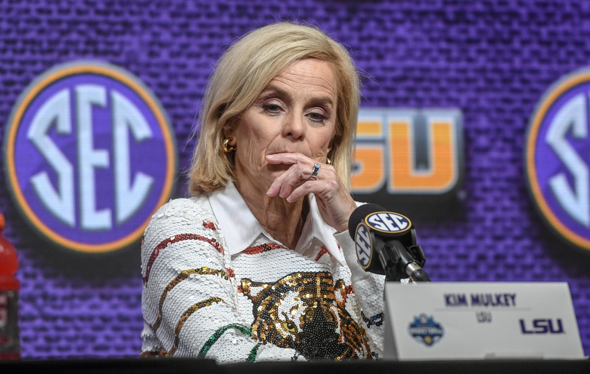 LSU's Kim Mulkey Reacts to Major Flau'jae Johnson Announcement on Monday