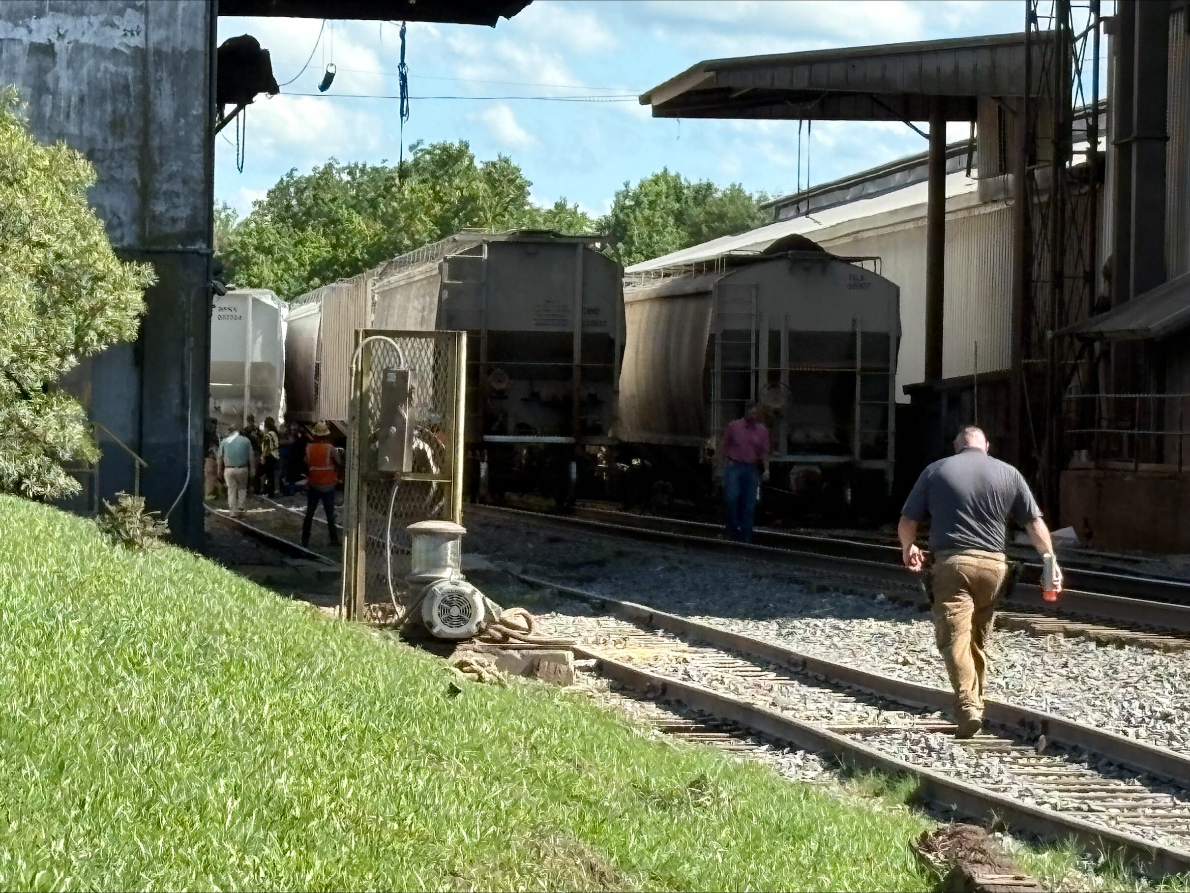 Union Pacific says employee killed at railroad crossing
