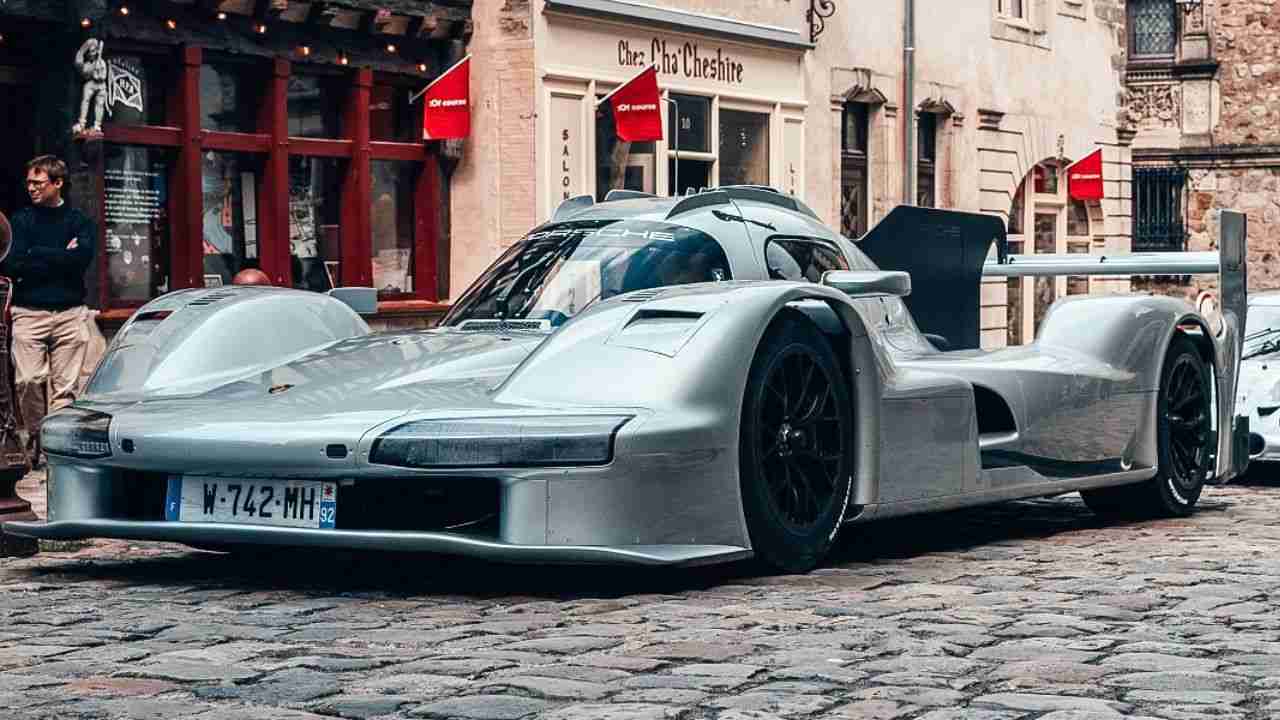Porsche 963 RSP laget for Roger Penske debuterer i Le Mans med retro ...