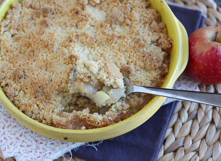 Extra crunchy and melting apple pear crumble