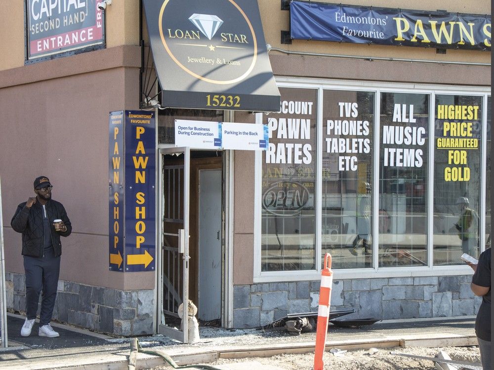 Fire hits Edmonton pawn shop and impacts other businesses Monday morning