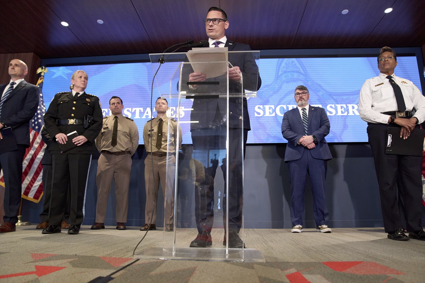 DC prepares for Trump's military parade with 18 miles of fencing and ...